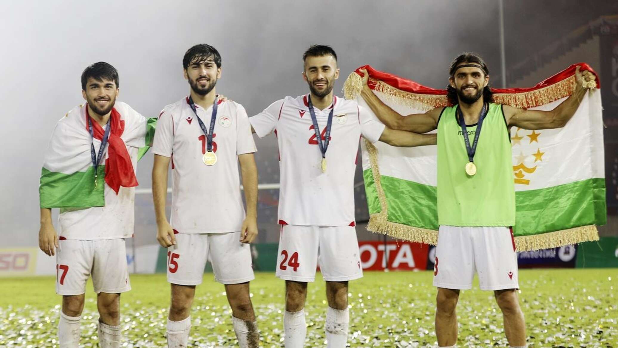 Ҷаҳиши арзиши футболбозҳои тоҷик: Кӣ чанд пул меистад?