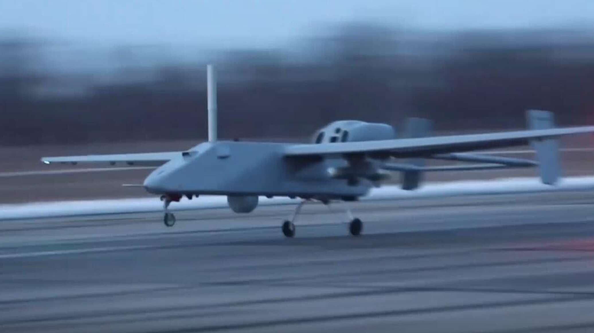 Вазорати дифоъ кори паҳподи “Форпост”-ро дар Украина нишон дод – видео