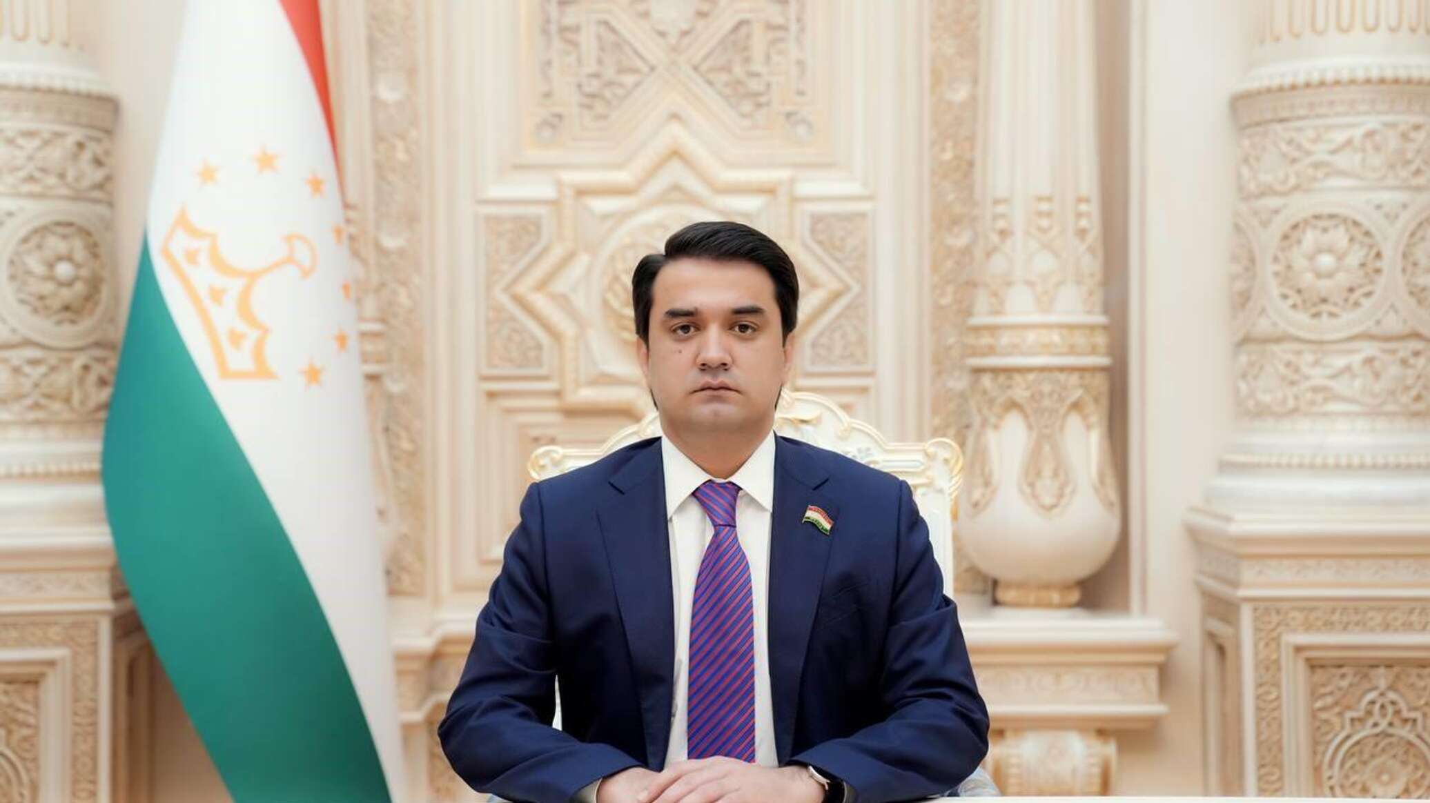 Рустам Эмомали поздравил таджикистанцев с завершением Рамадана